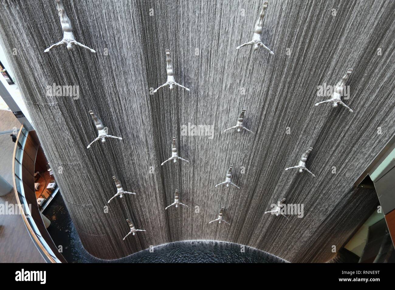 DUBAI, UAE - NOVEMBER 22, 2017: The Human Waterfall art piece at Dubai ...
