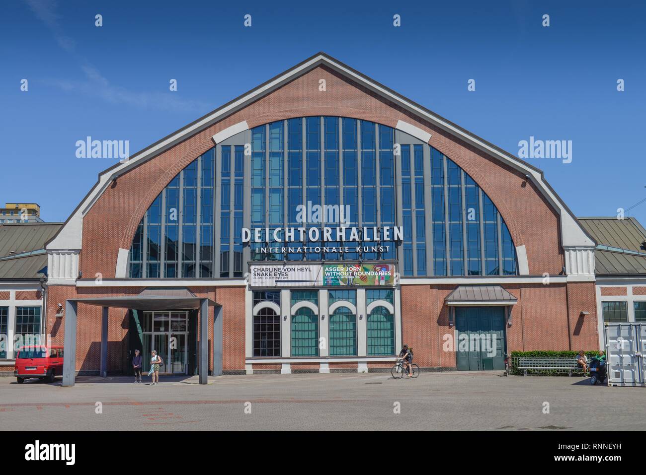 Exhibition of contemporary art hi-res stock photography and images - Alamy