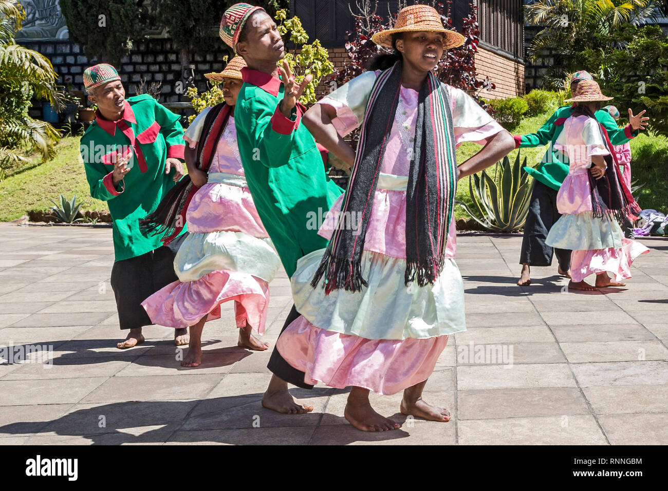 Madagascar traditional clothing hi-res stock photography and images - Alamy