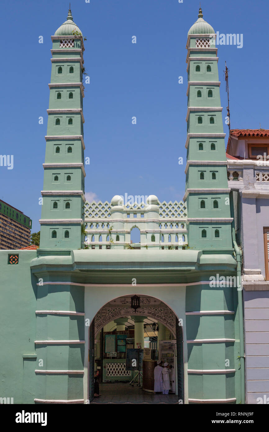 Singapore Jamae Mosque, Masjid Jamae, Chinatown Stock Photo - Alamy
