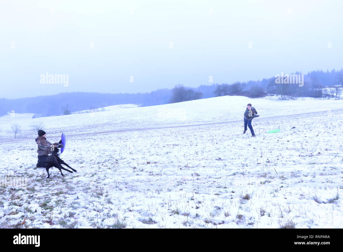 Snowball fight children school hi-res stock photography and images - Alamy