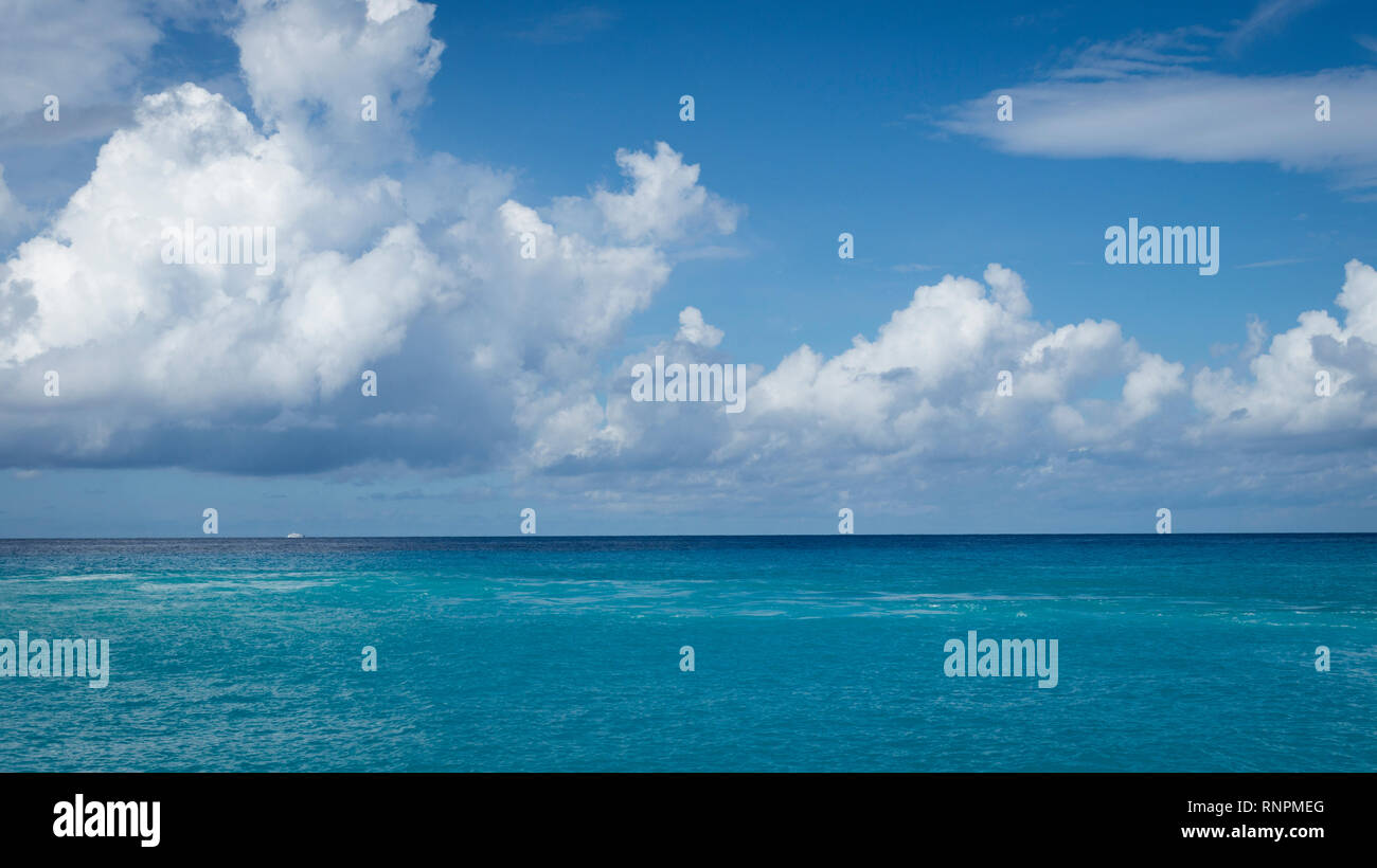 Turquiose water hi-res stock photography and images - Alamy