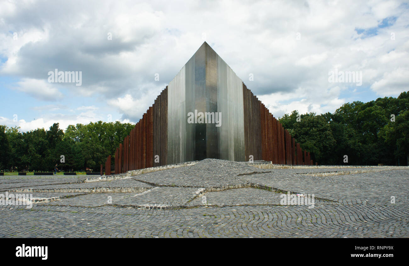 Hungarian monument in the monument park hi-res stock photography and ...