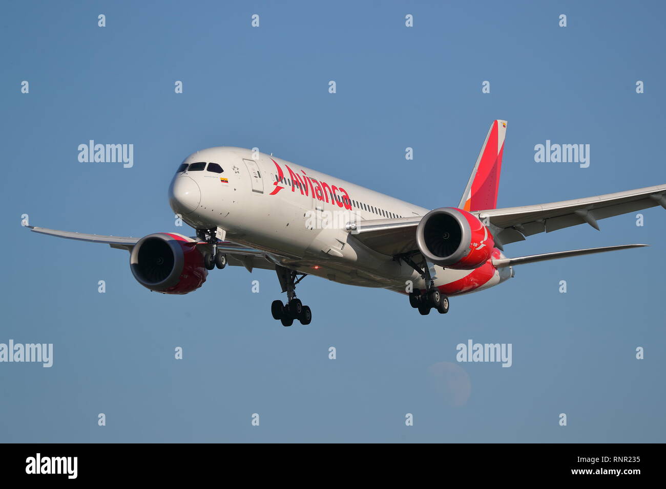Boeing 787 dreamliner engine hi-res stock photography and images - Alamy
