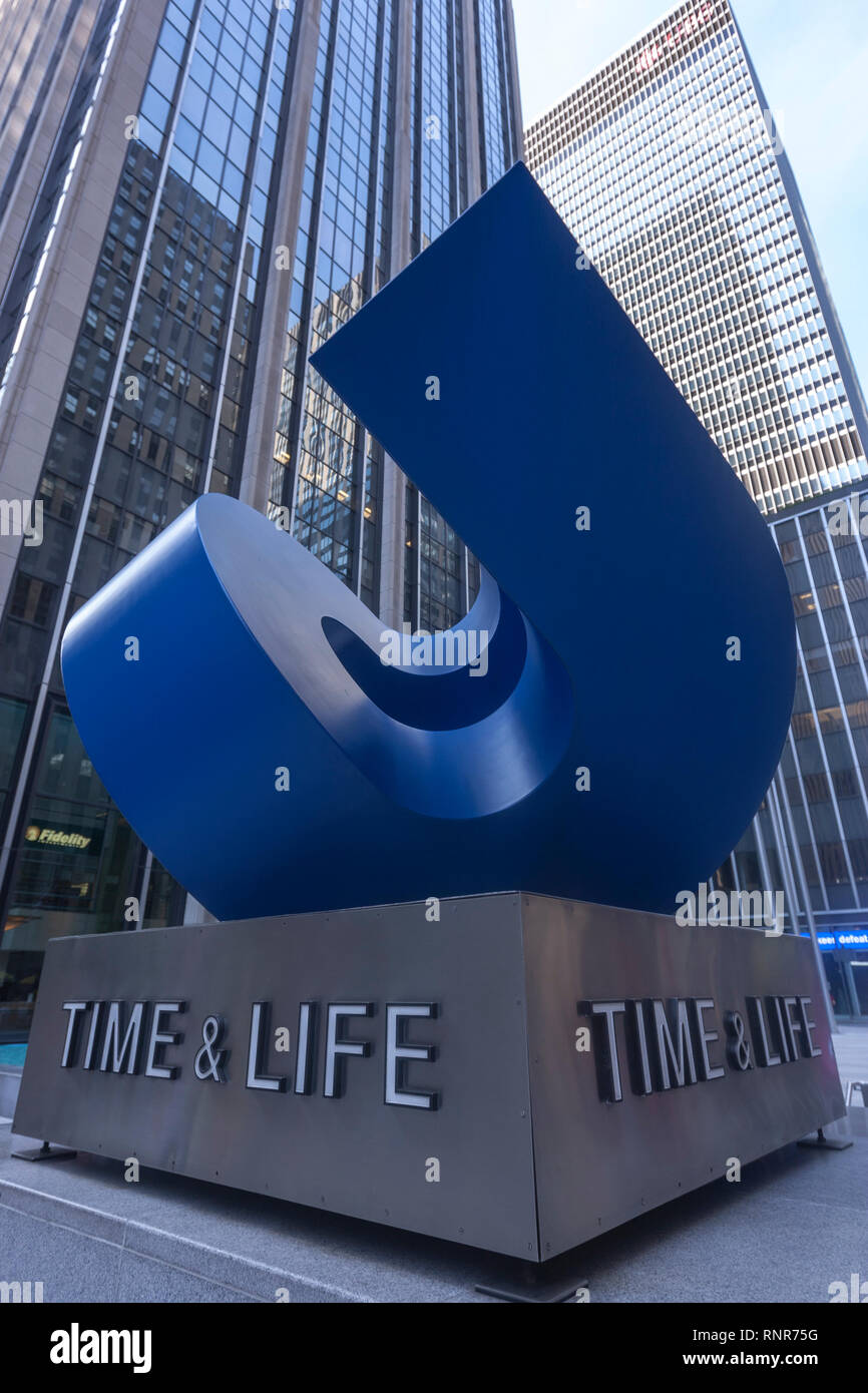 Time-Life Building, New York City, Curved Cube, by American sculptor ...