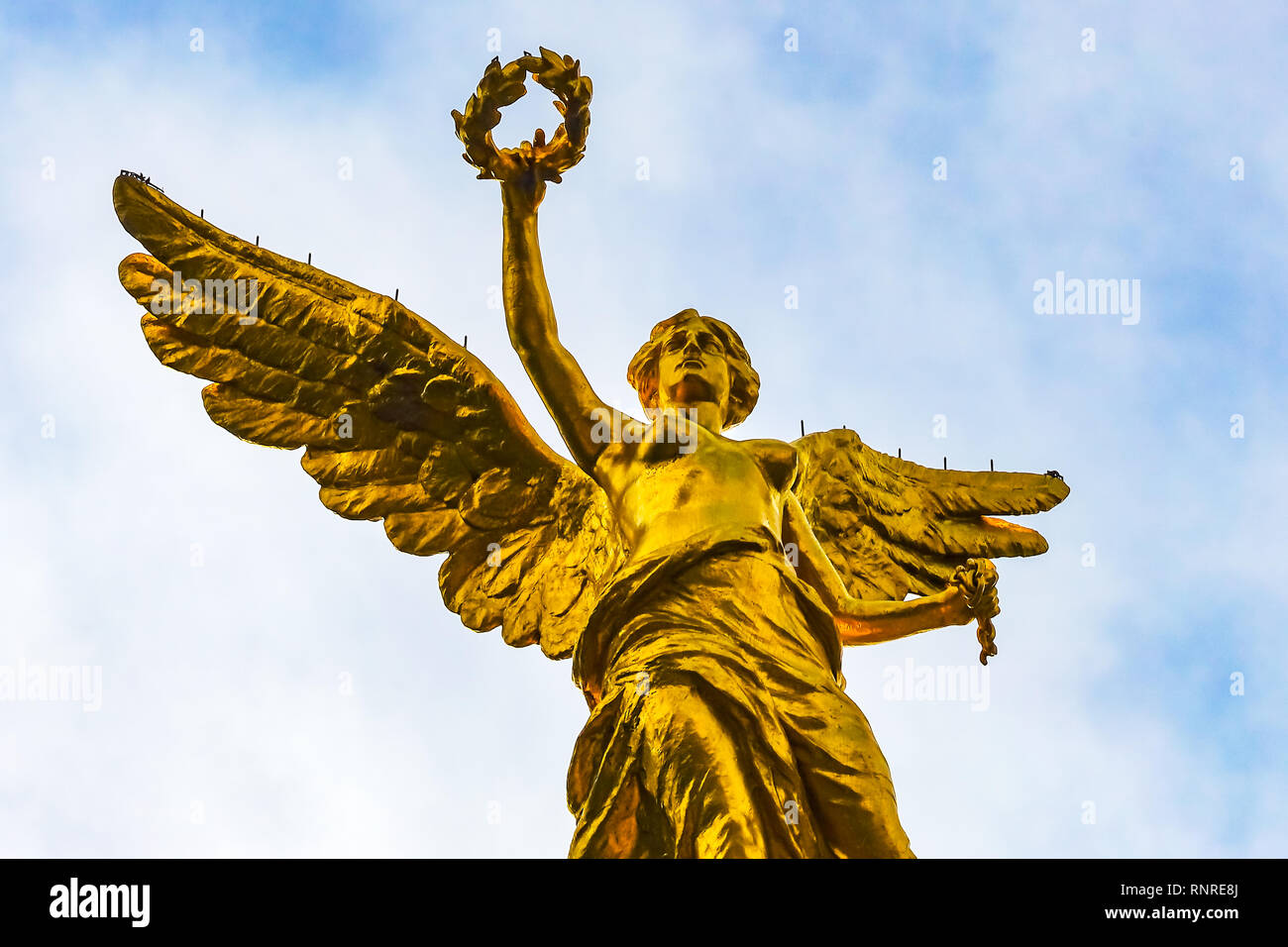 Mexico city angel monument golden hi-res stock photography and images ...