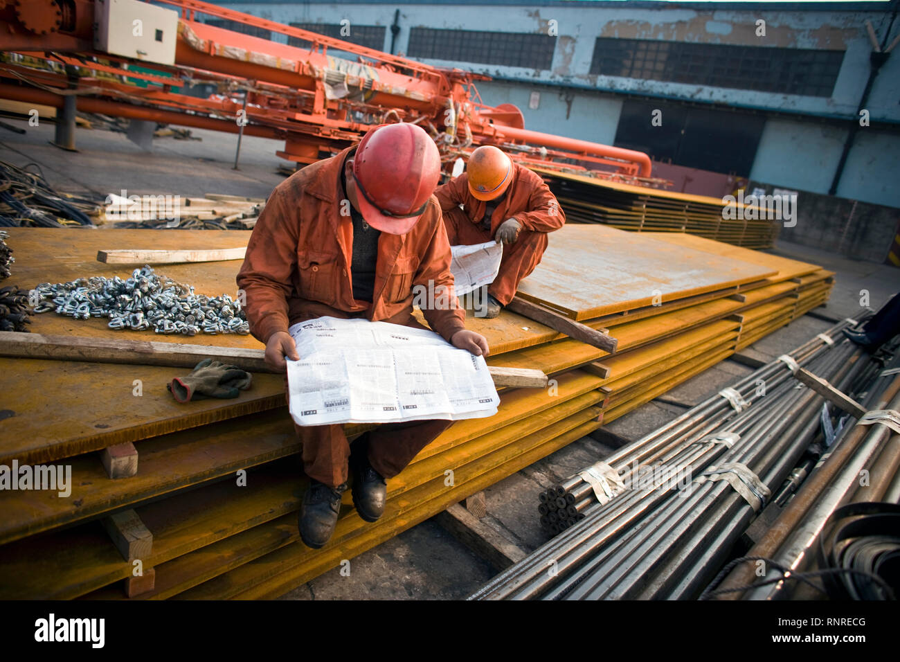 Dock workers horizontal hi-res stock photography and images - Alamy