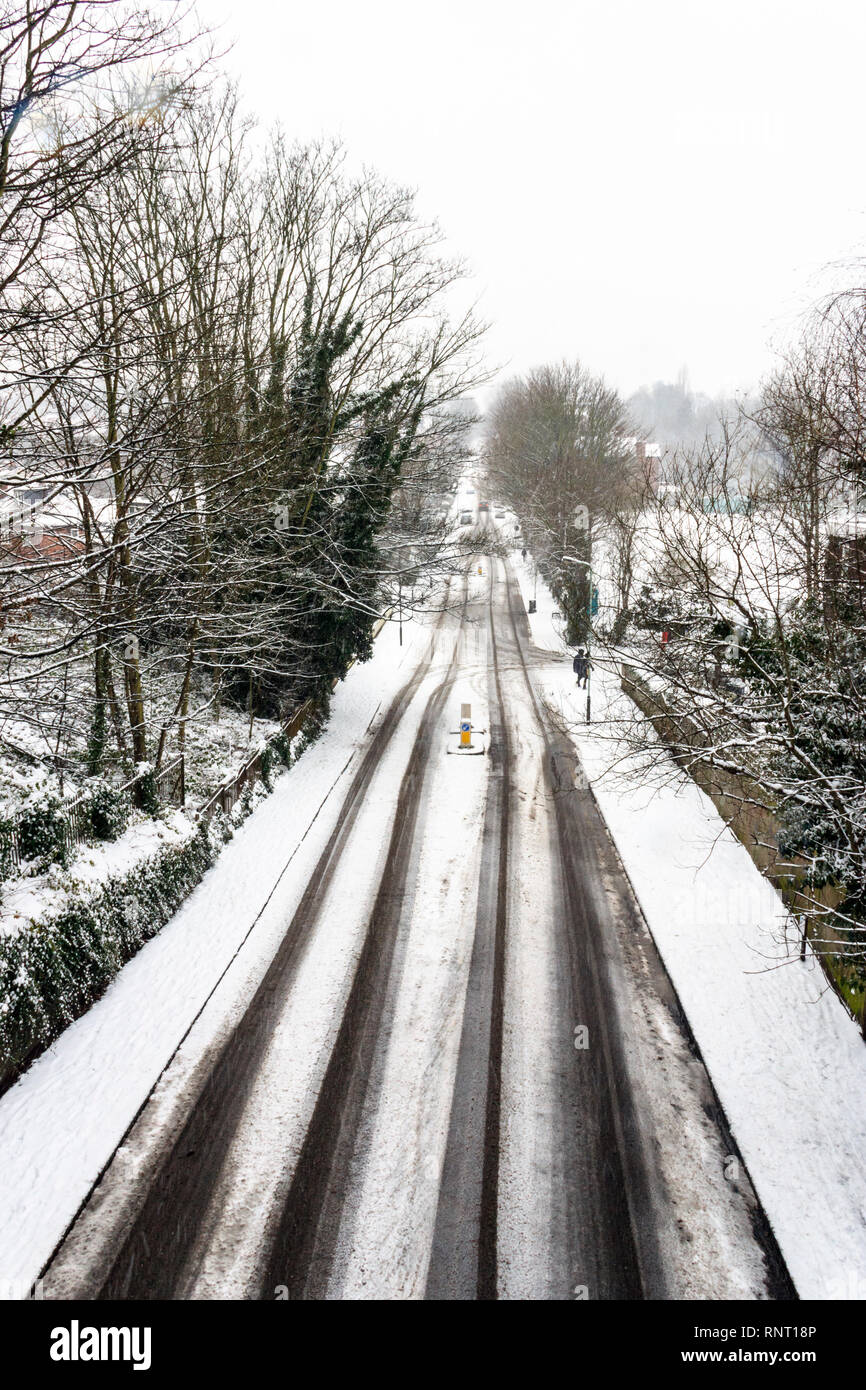 London winter city snow scene hi-res stock photography and images - Alamy