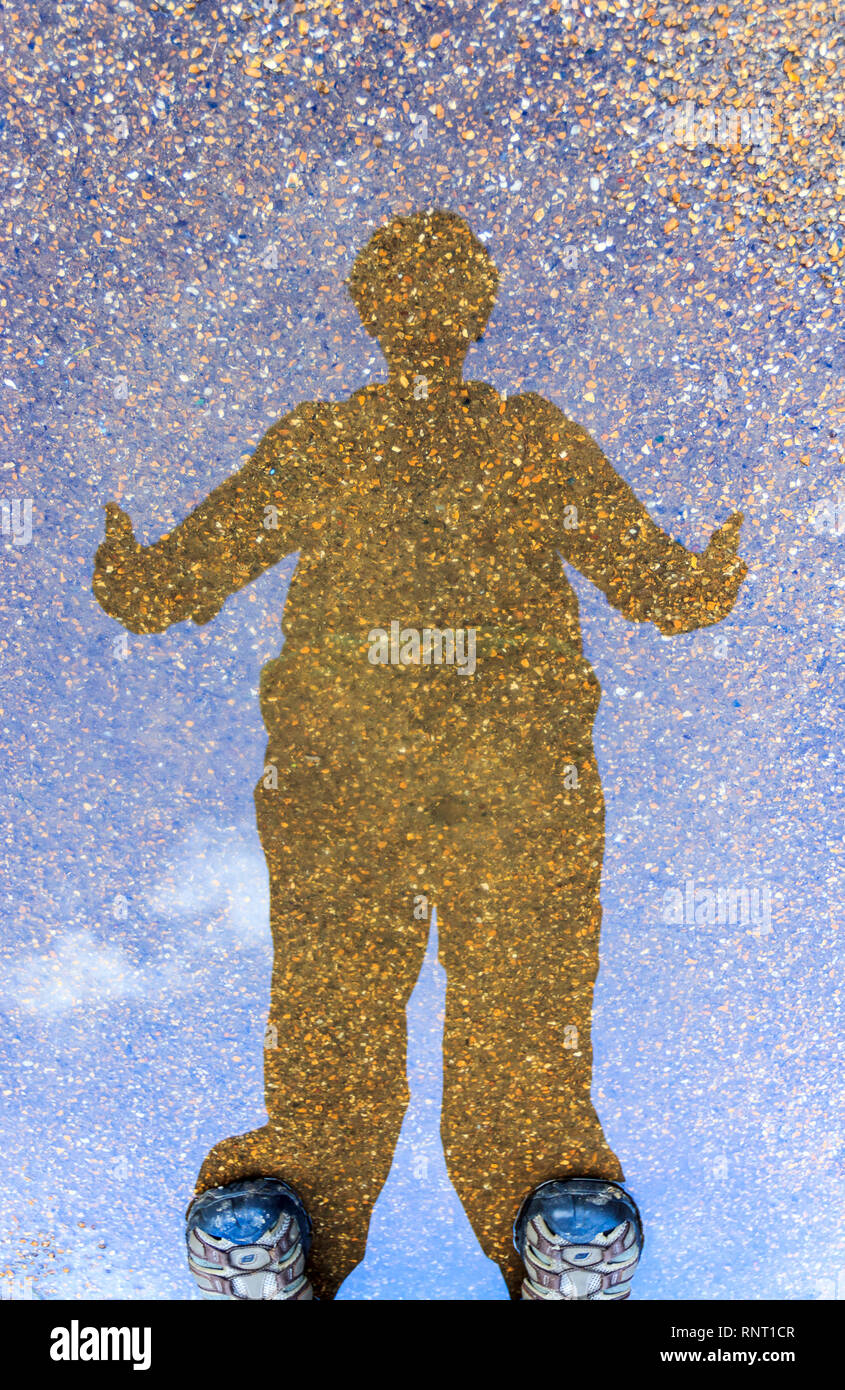 Gravel path in the rain hi-res stock photography and images - Alamy