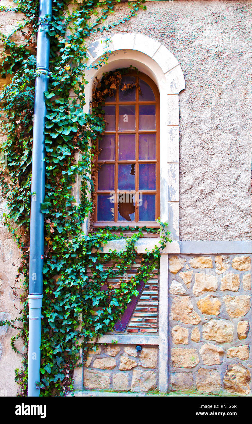 Chateau window hi-res stock photography and images - Alamy