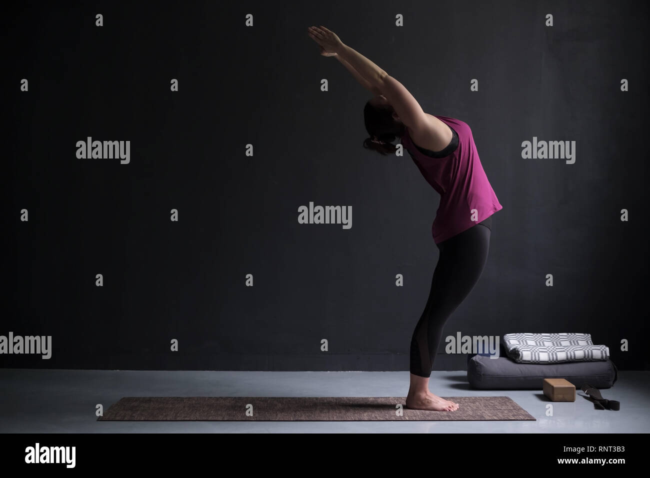 Urdhva hastasana hi-res stock photography and images - Alamy