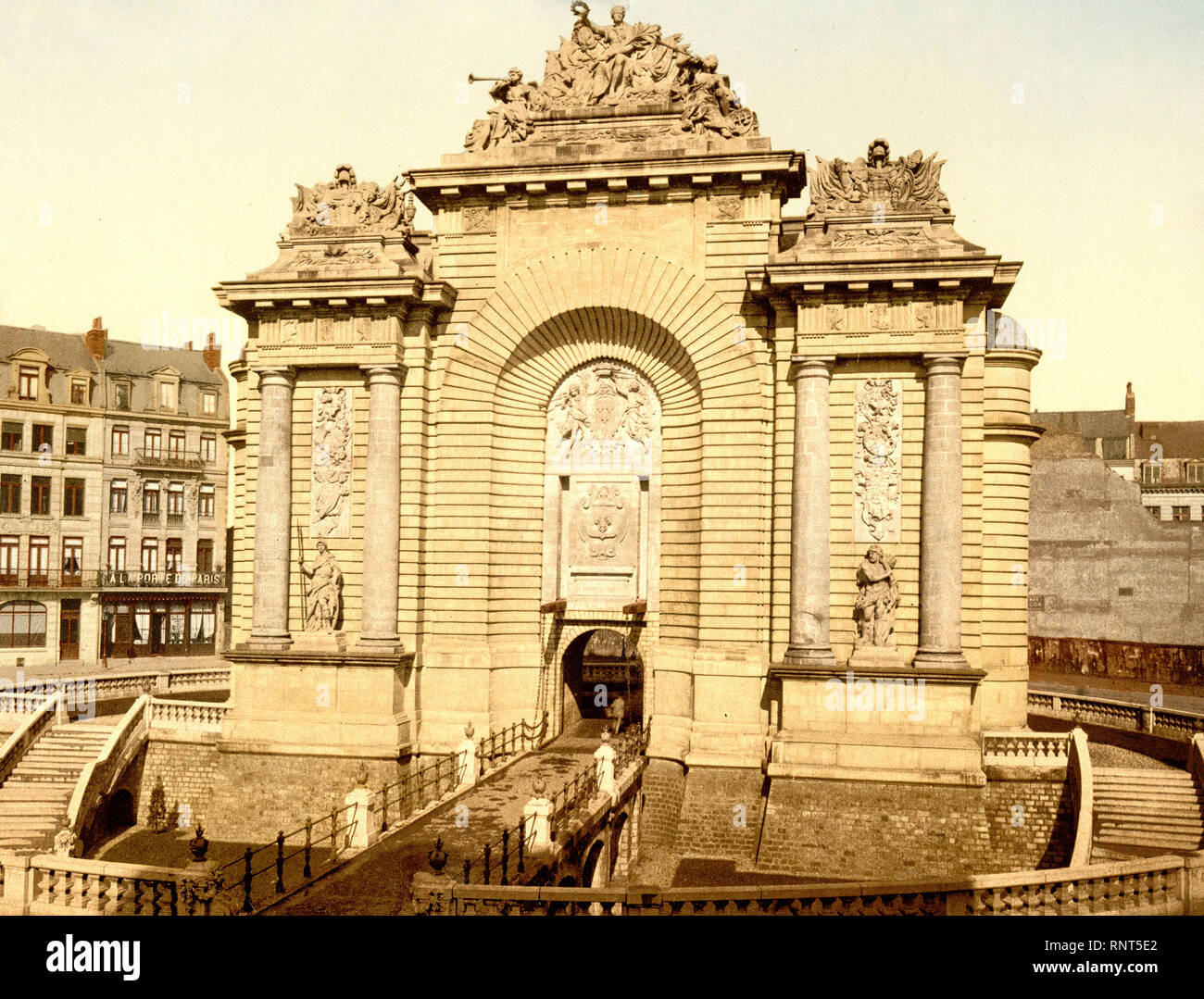 Lille paris gate hi-res stock photography and images - Alamy