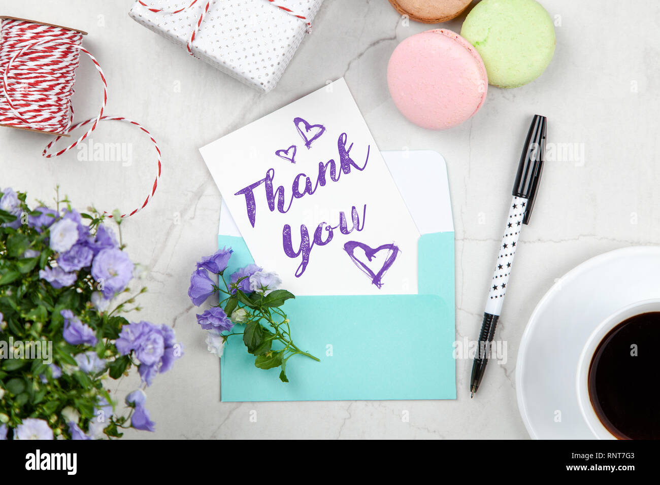 Thank you present note hi-res stock photography and images - Alamy
