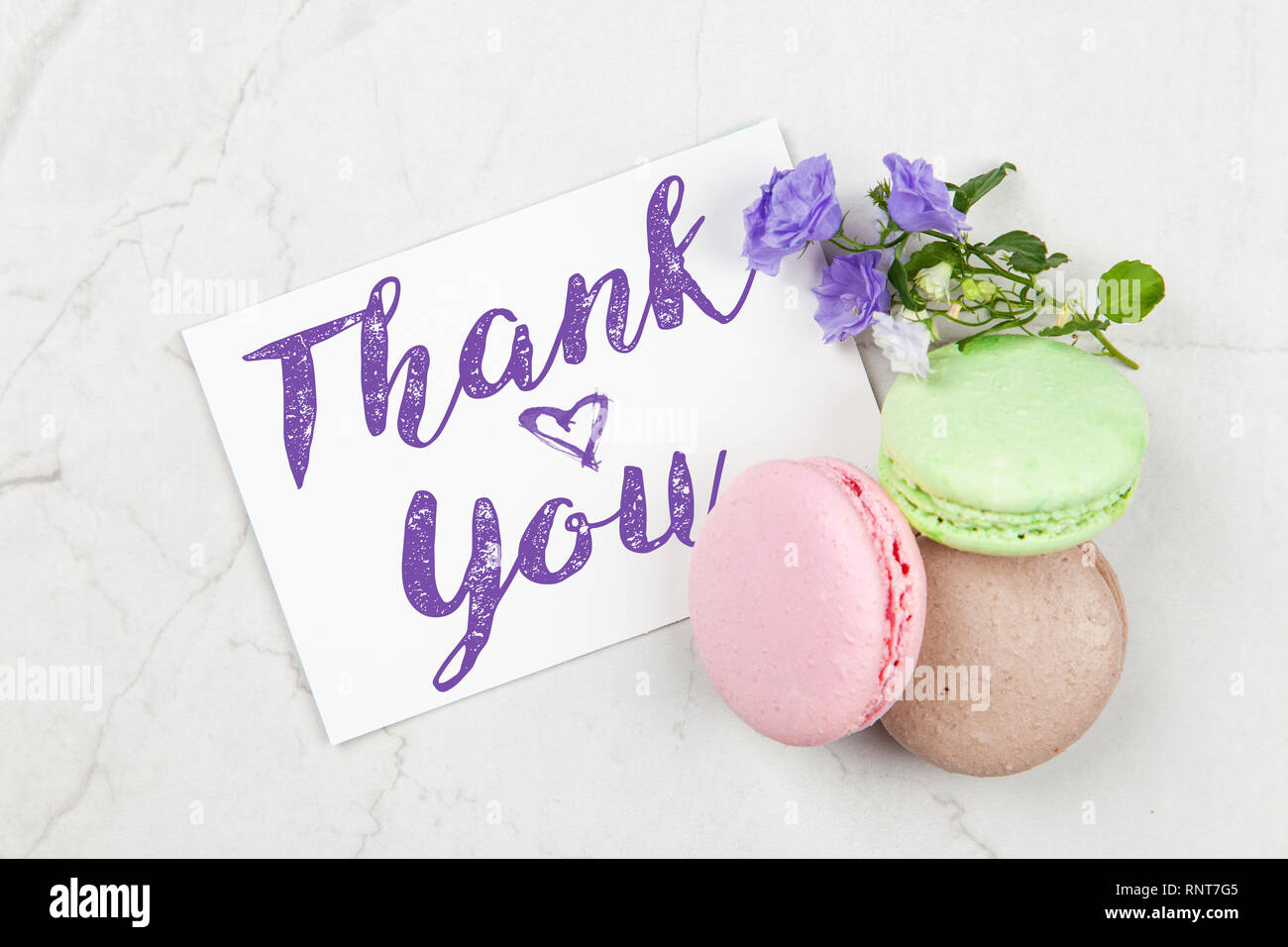 Thank you present note hi-res stock photography and images - Alamy