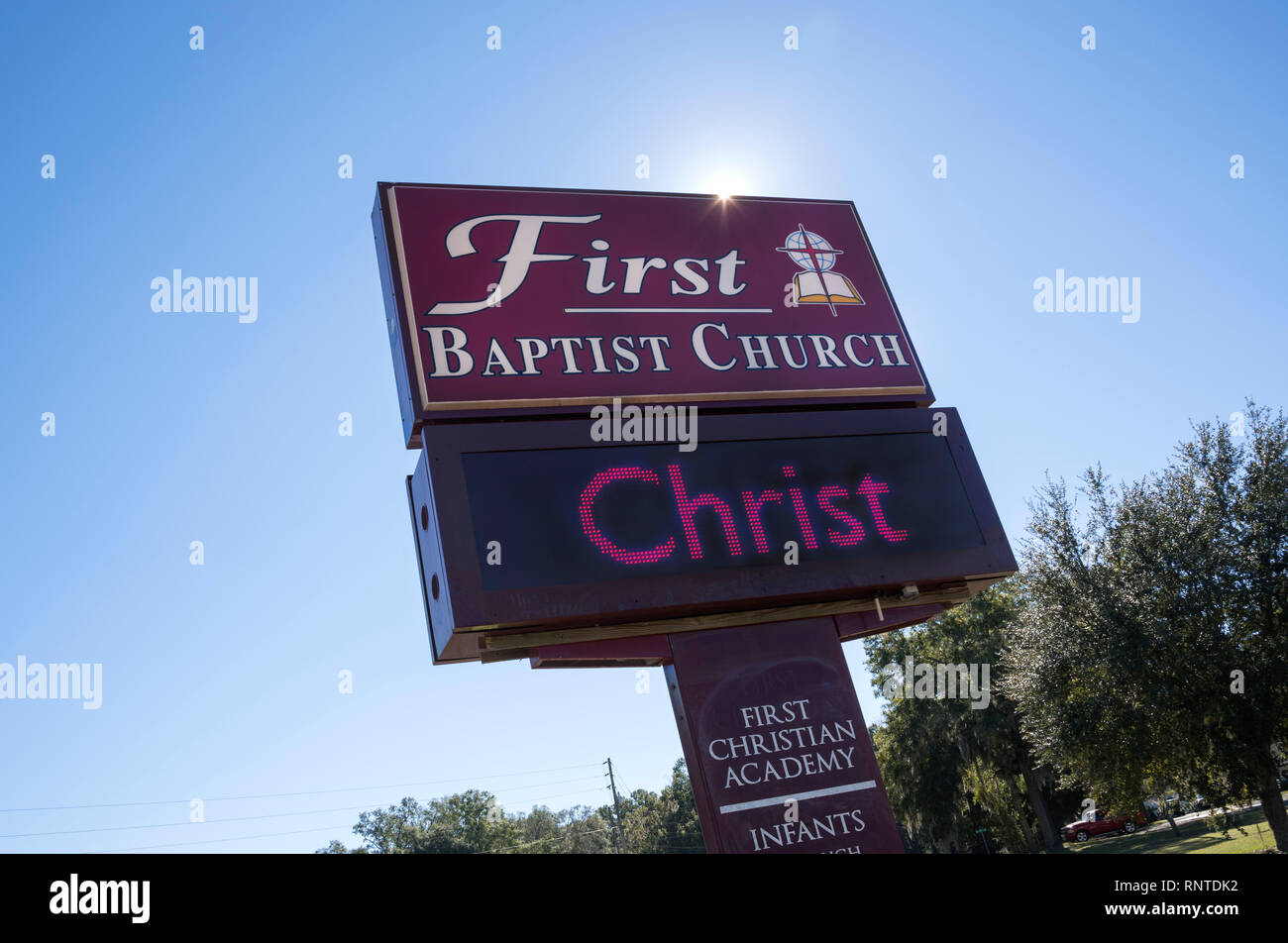 Church of christ sign hi-res stock photography and images - Alamy