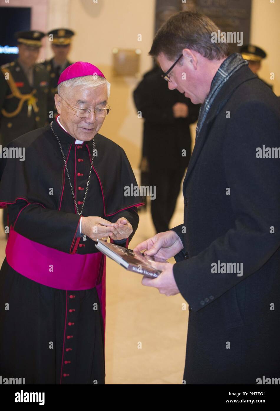 Catholic archbishop hi-res stock photography and images - Alamy