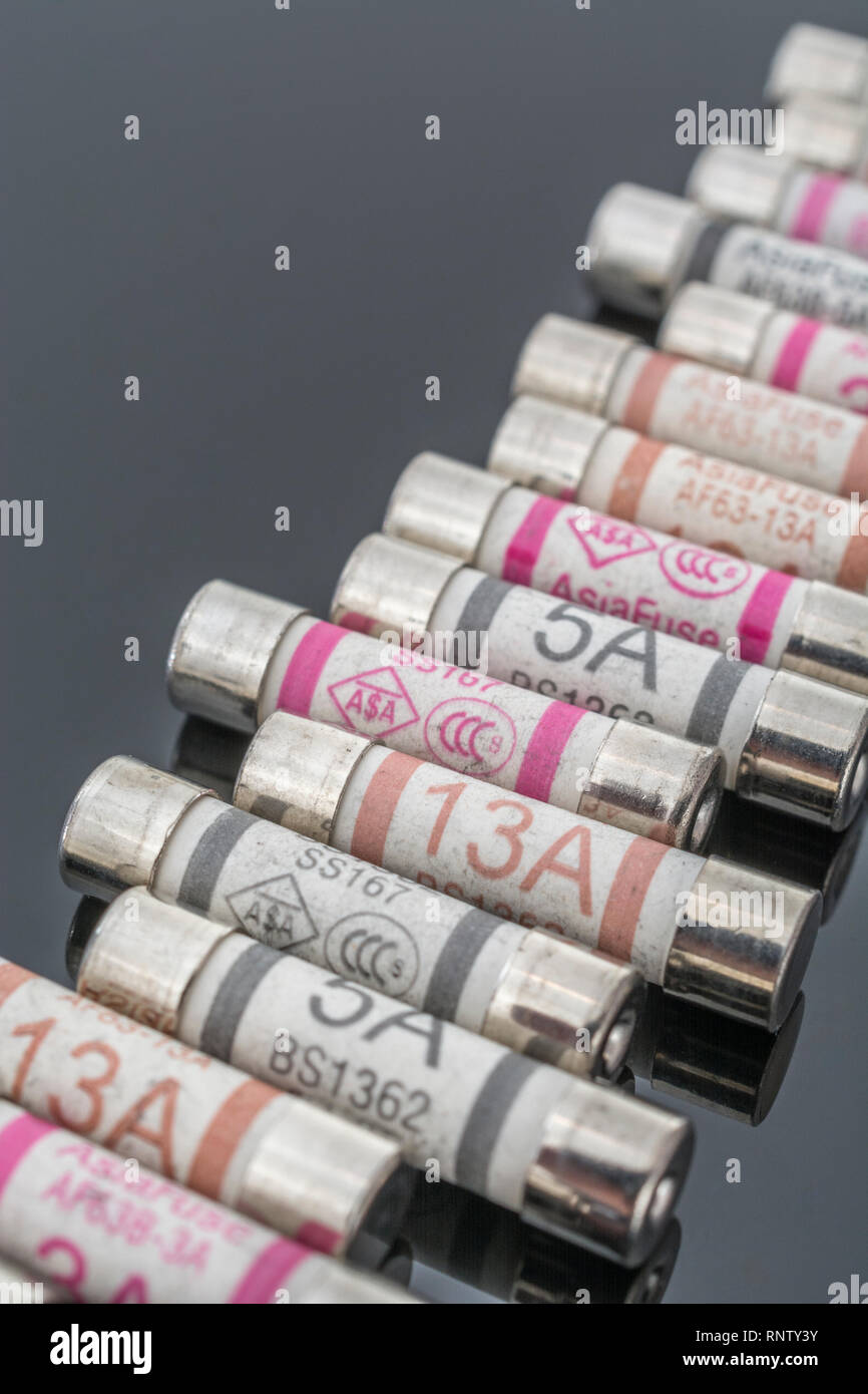 Domestic appliance 3A, 5A & 13A electrical fuses (Ceramic Cartridge ...