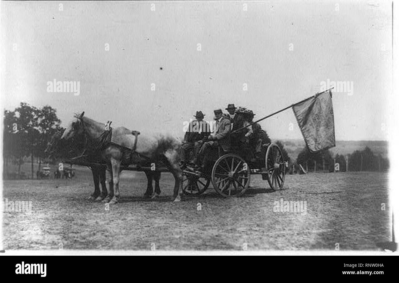 Celebration at Bull Run- Confederate veterans on wagon Stock Photo - Alamy