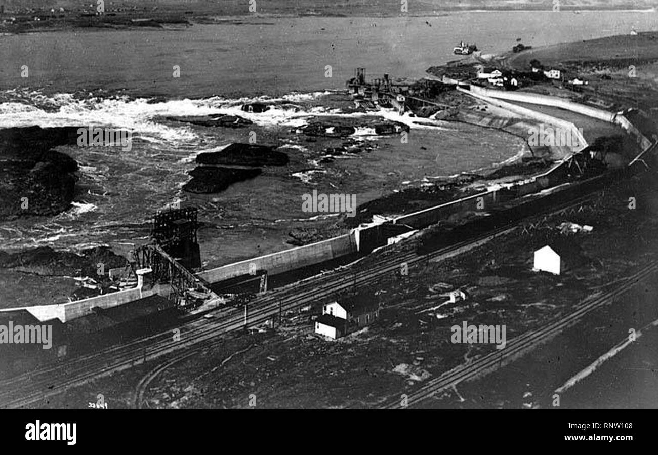 Celilo Canal and portion of Celilo Falls Columbia River Oregon 1915 ...