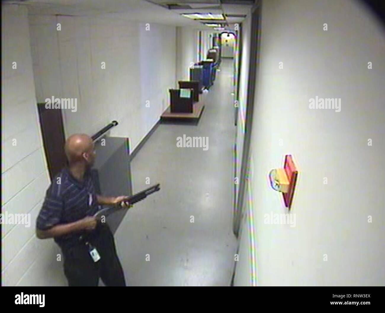 CCTV 1 of Aaron Alexis in building 197 Stock Photo - Alamy