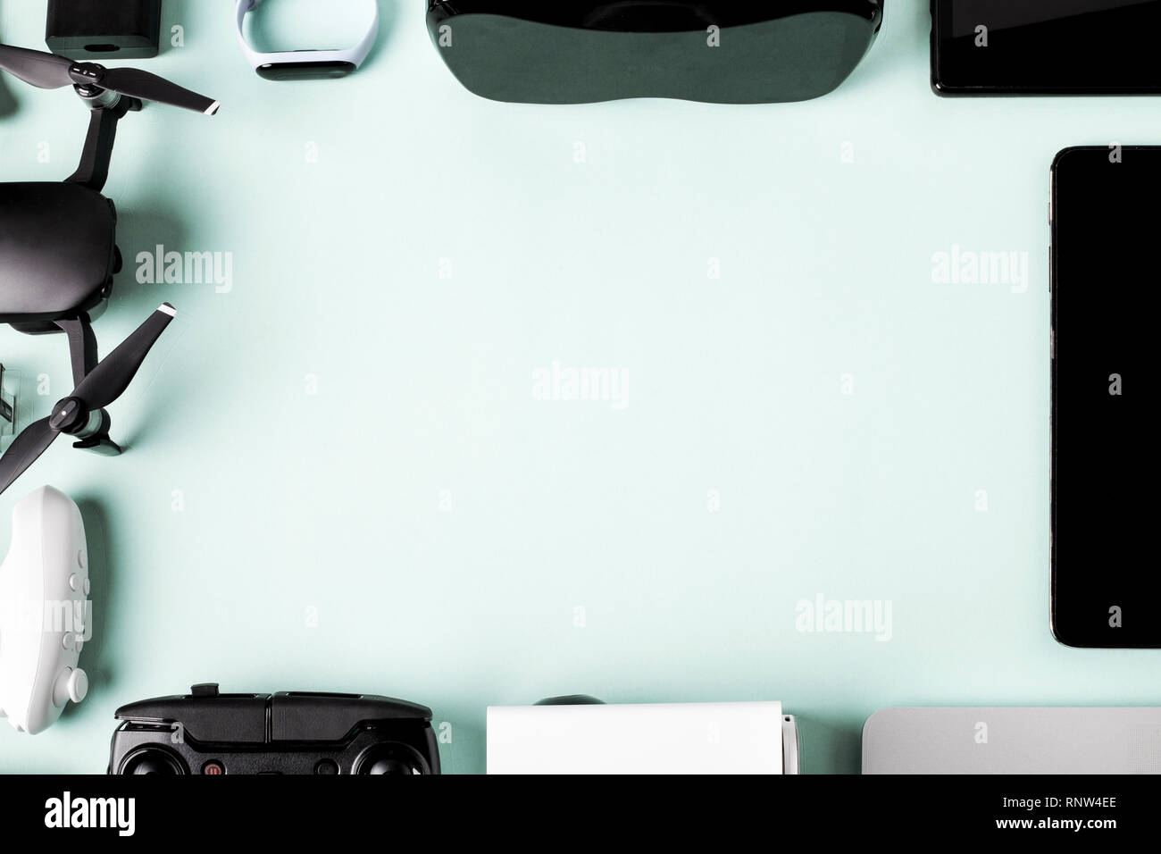 Modern devices hi-res stock photography and images - Alamy