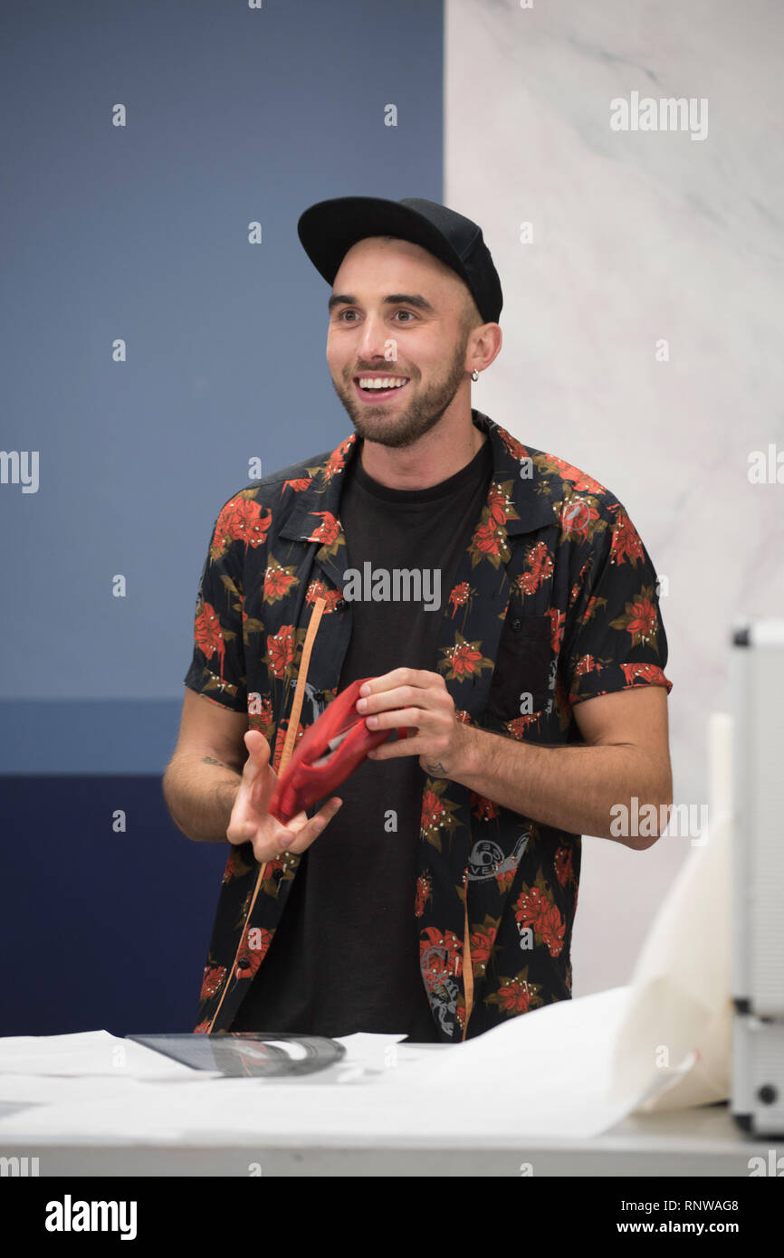 PROJECT RUNWAY: ALL STARS, contestant Sean Kelly, 'Pure Imagination ...