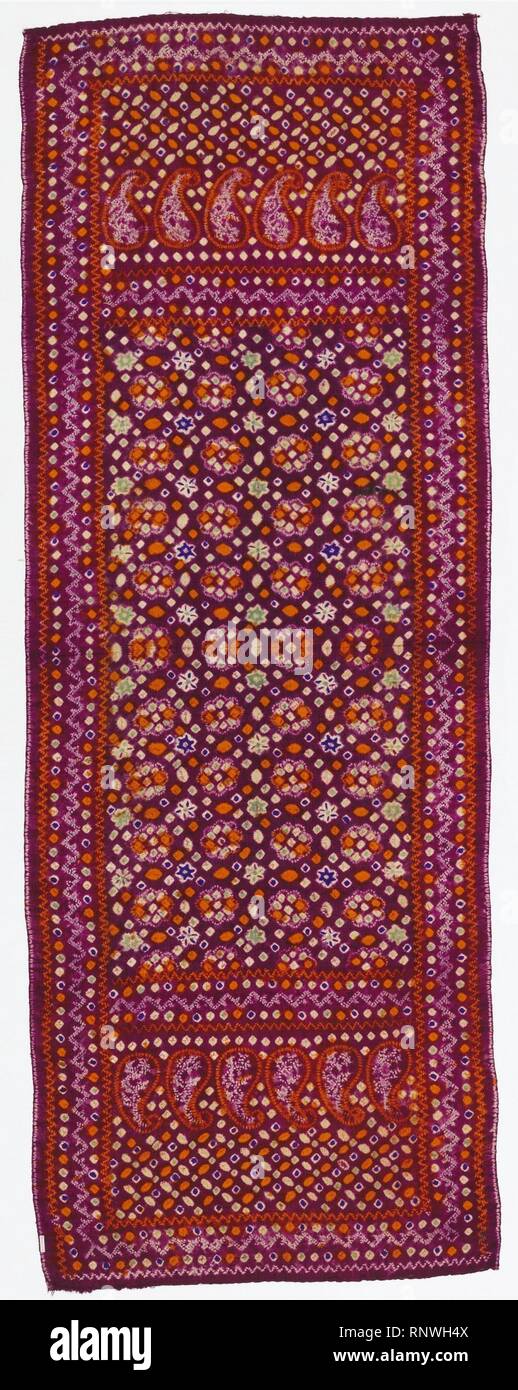 Shoulder cloth hi-res stock photography and images - Alamy