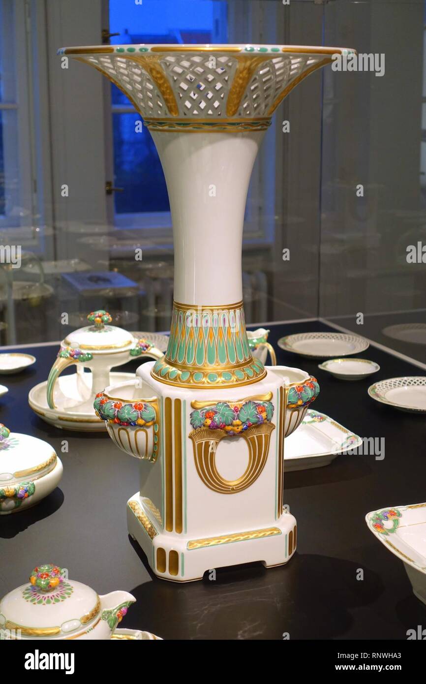 Ceres table service, designed by Theodore Schmutz-Baudiss, made by KPM ...