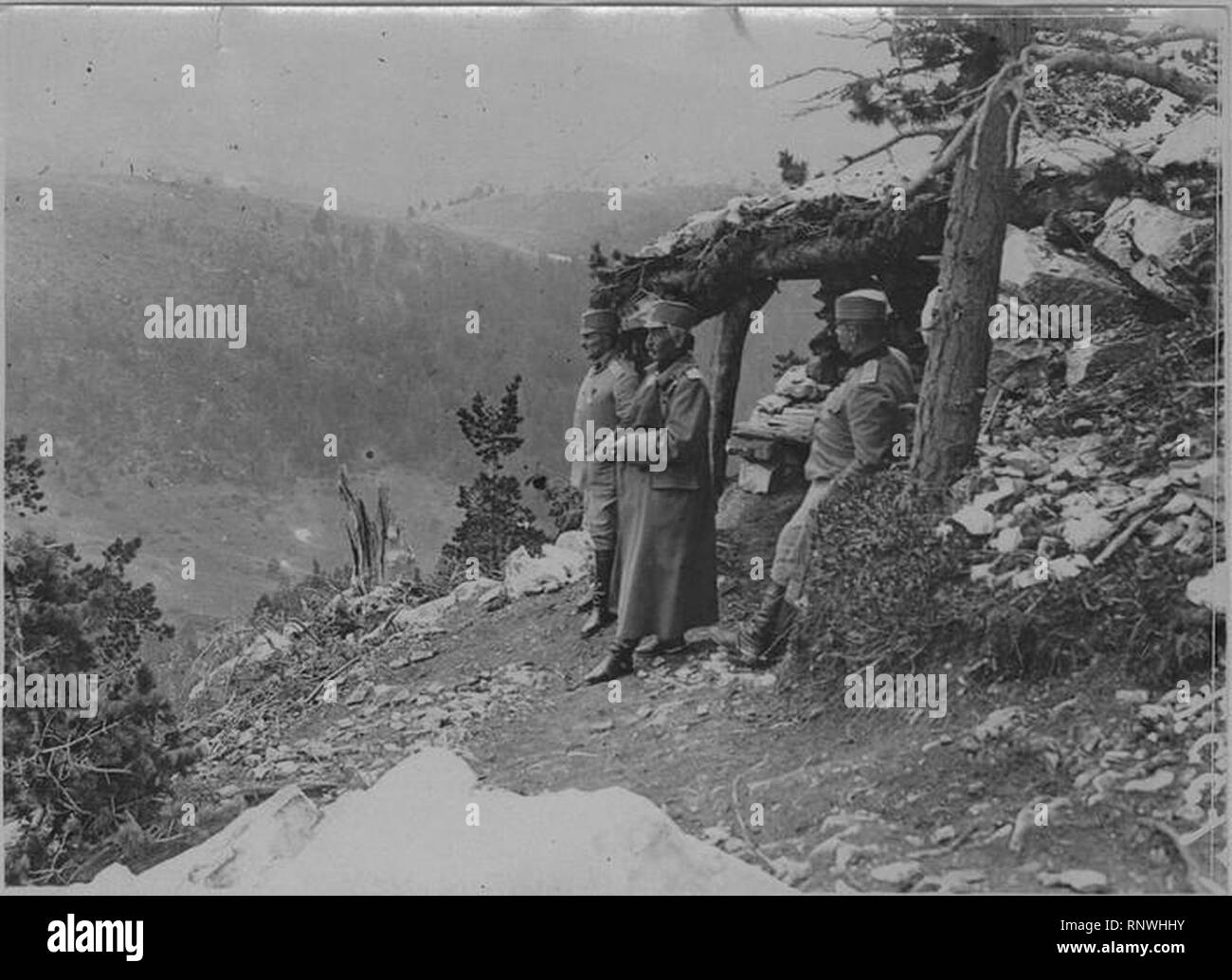 Cerna Sultania Kelbeberi (mai 1917) Le colonel Smilianitch et le ... Cerna Sultania Kelbeberi (mai 1917) Le colonel Smilianitch et le ...
