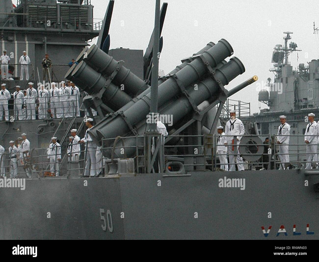 CG-50 Valley Forge Mk 141 Launcher 2003-06-02 Stock Photo - Alamy