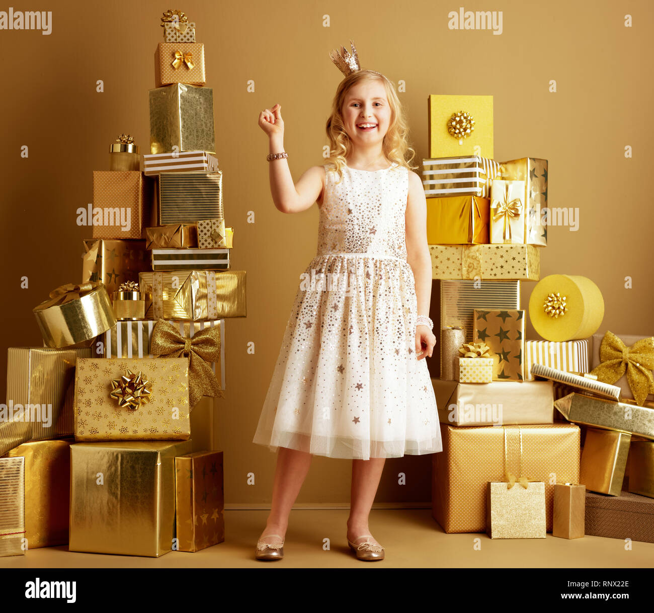 Snap fingers child hi-res stock photography and images - Alamy