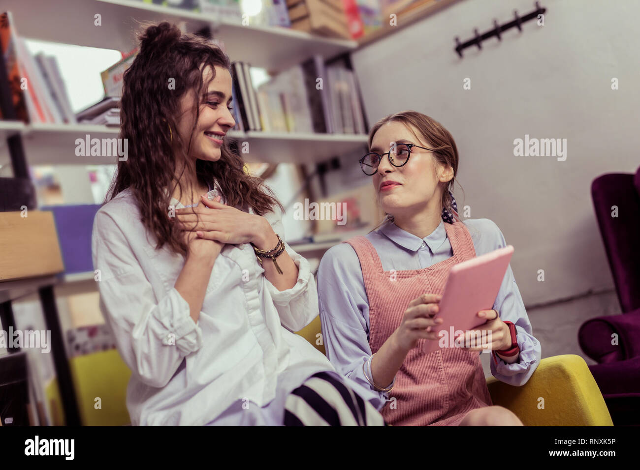 Agreeable conversation hi-res stock photography and images - Alamy