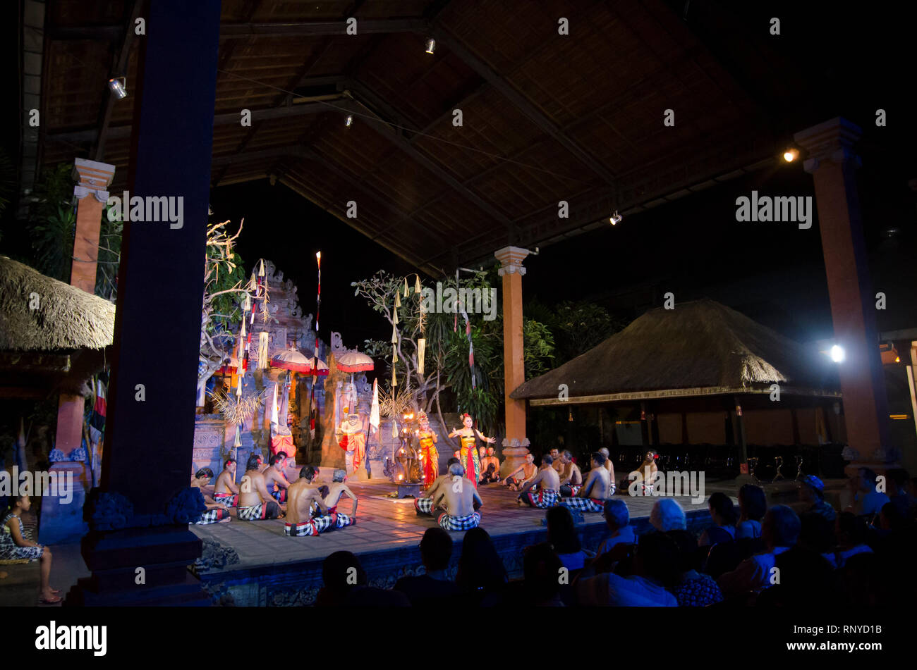 Female fire dancer hi-res stock photography and images - Alamy