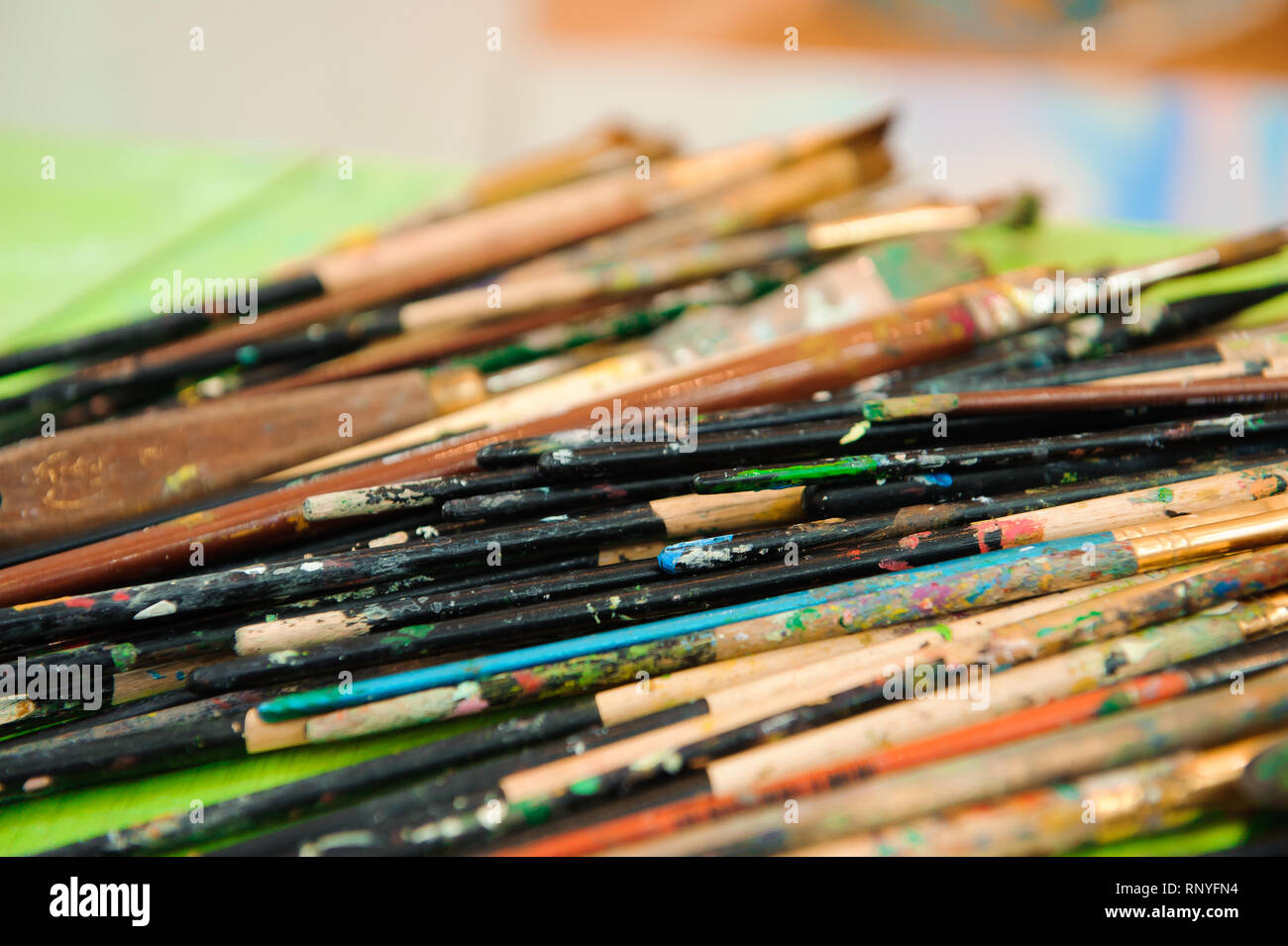 used paint palette, watercolors, brush - art lesson Stock Photo - Alamy