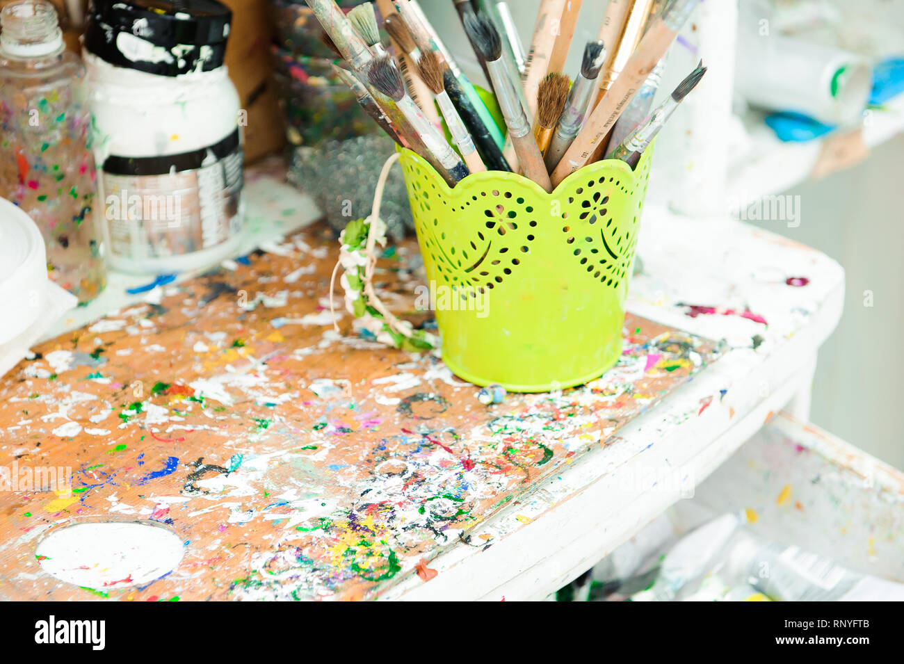 used paint palette, watercolors, brush - art lesson Stock Photo - Alamy