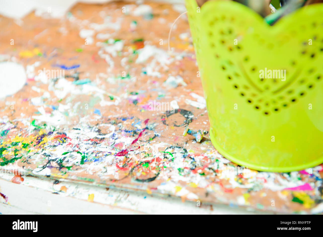 used paint palette, watercolors, brush - art lesson Stock Photo - Alamy
