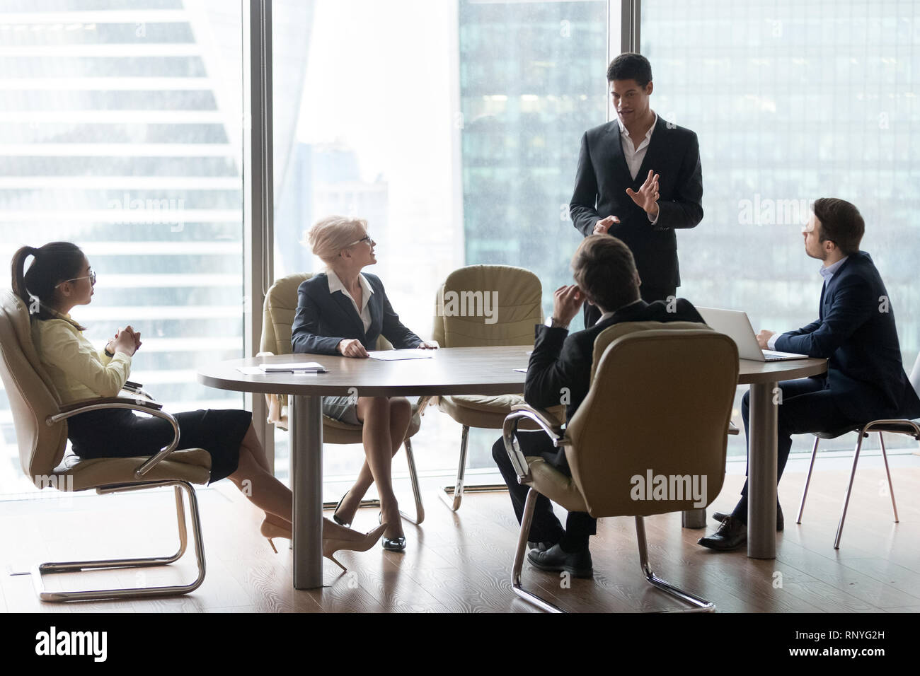 African american manager speaking team hi-res stock photography and ...