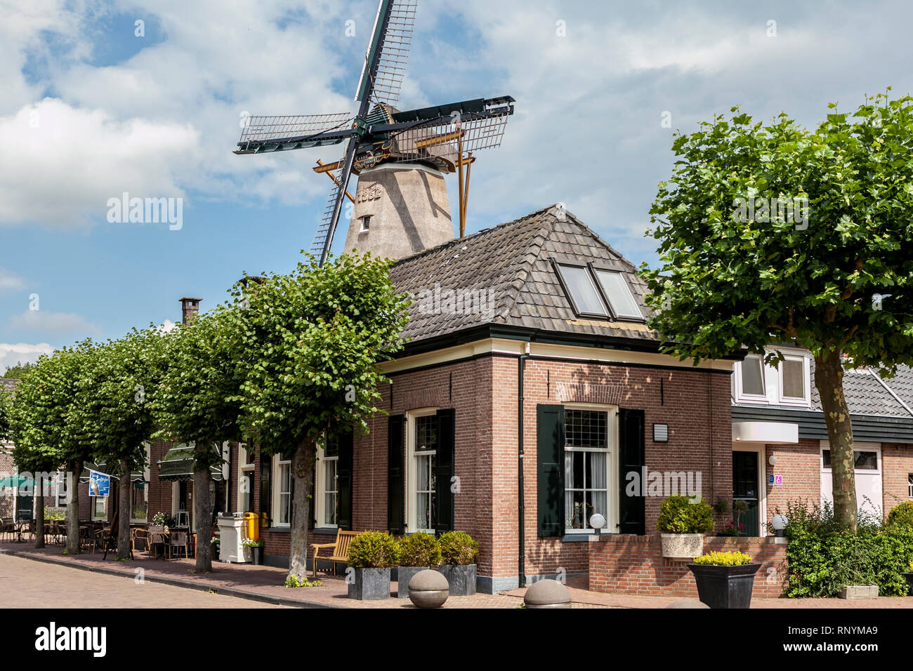 Static windmill hi-res stock photography and images - Alamy