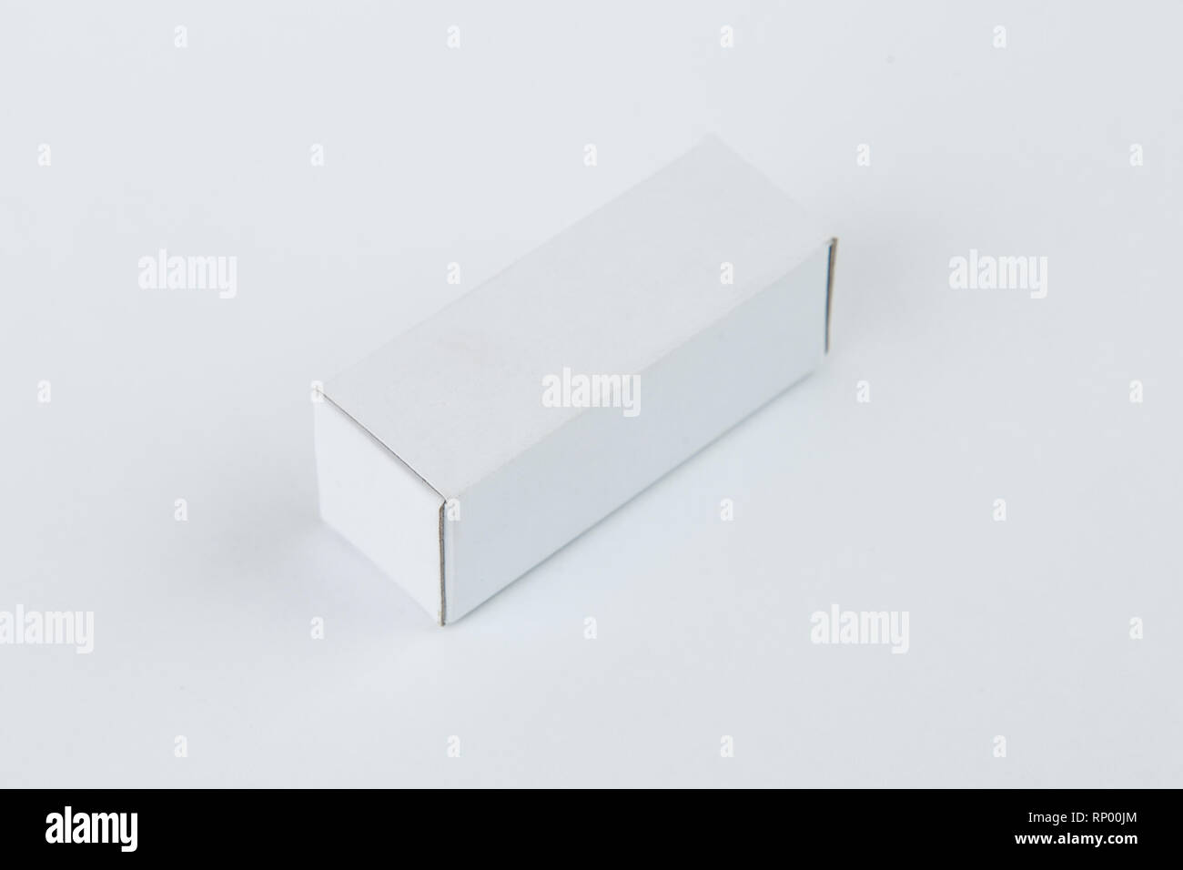 Blank white cardboard box hi-res stock photography and images - Alamy