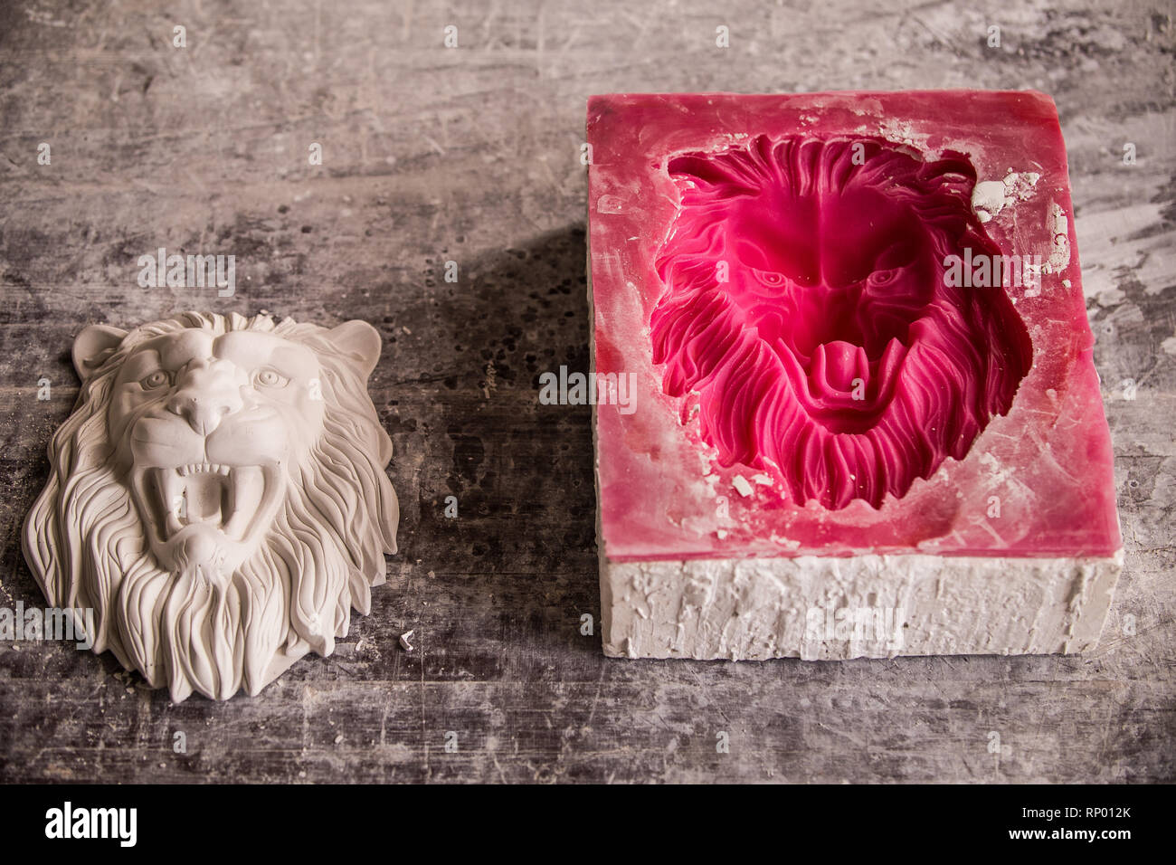 Plaster sculpture hi-res stock photography and images - Alamy
