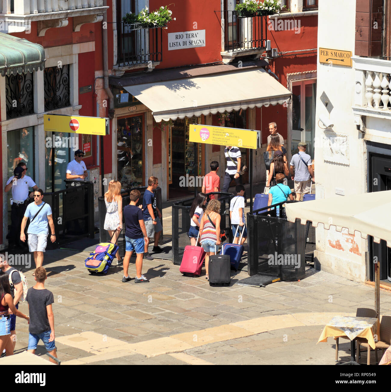 Mass tourism hi-res stock photography and images - Alamy