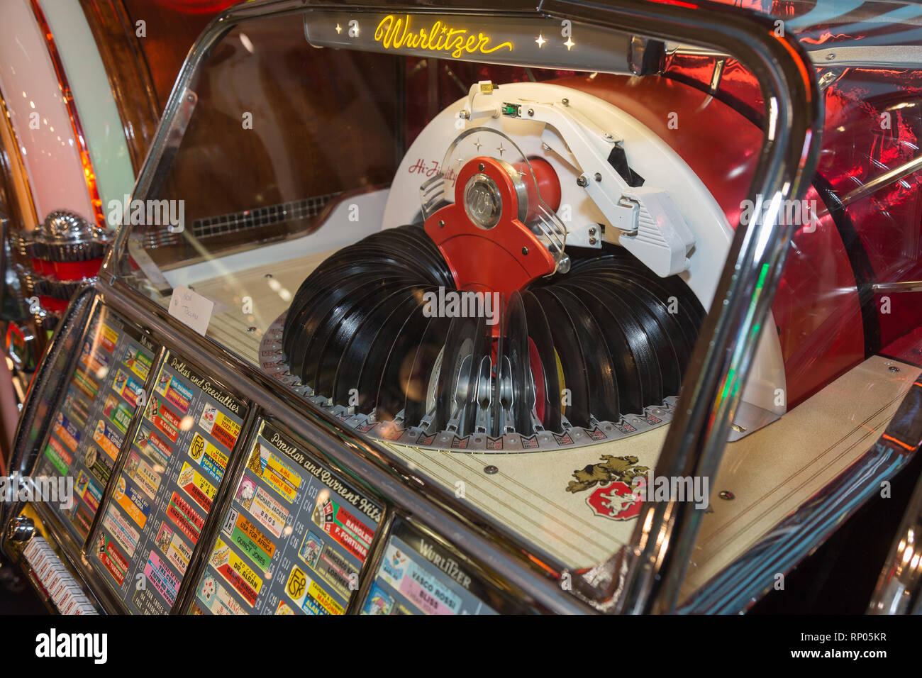 Electronic music bars hi-res stock photography and images - Alamy