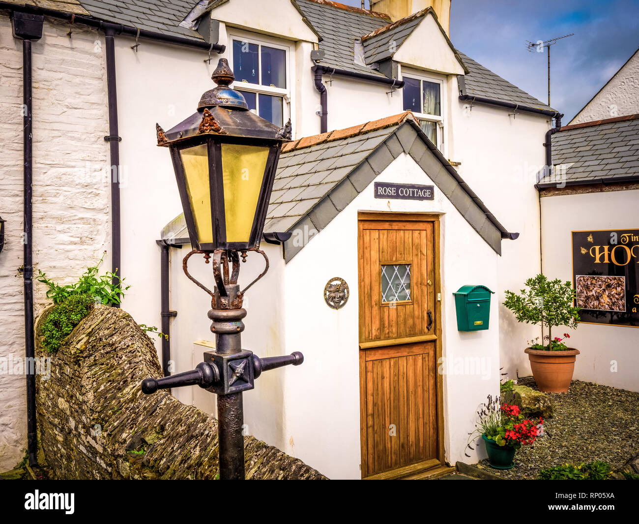 Cornwall Cottage Cliff High Resolution Stock Photography and Images - Alamy