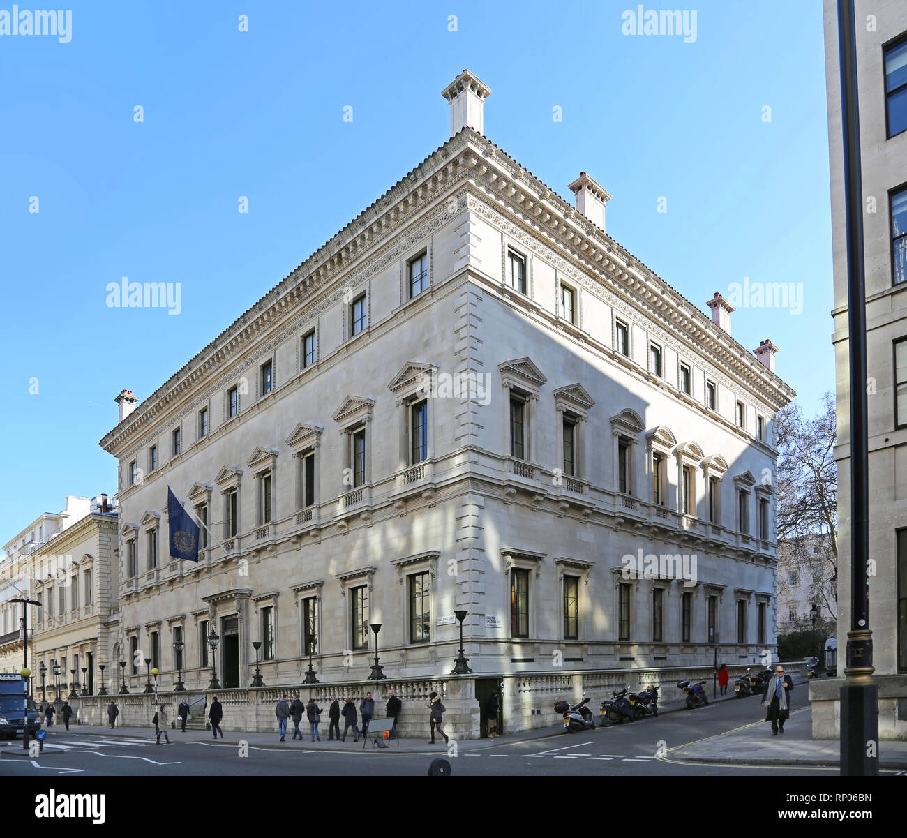 Blue barry hi-res stock photography and images - Alamy