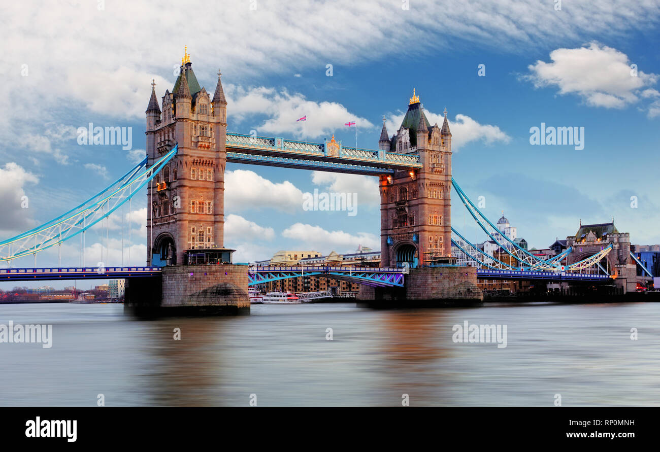 London tower hi-res stock photography and images - Alamy