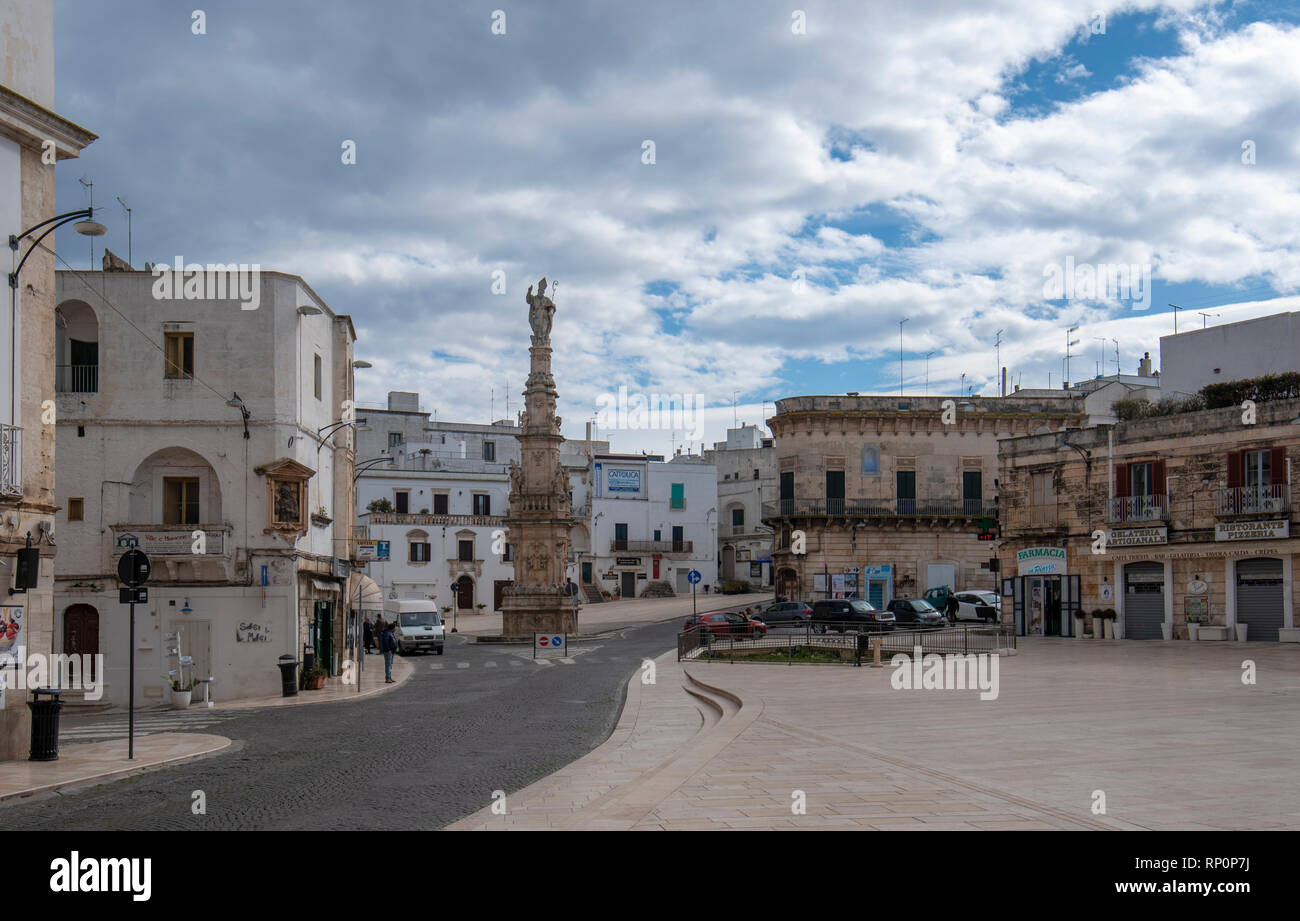 Obelisco Sant'Oronzo obelisk ( Colonna di Sant'Oronzo ) in main square ...
