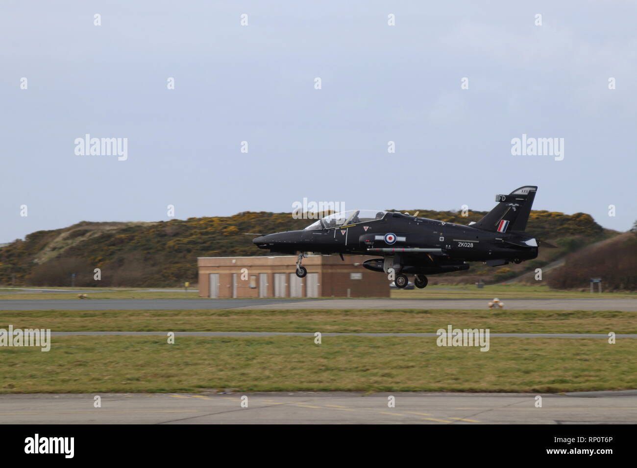 BAE Hawk T2trainer jet at RAF Valley, Anglesey, Wales Stock Photo - Alamy