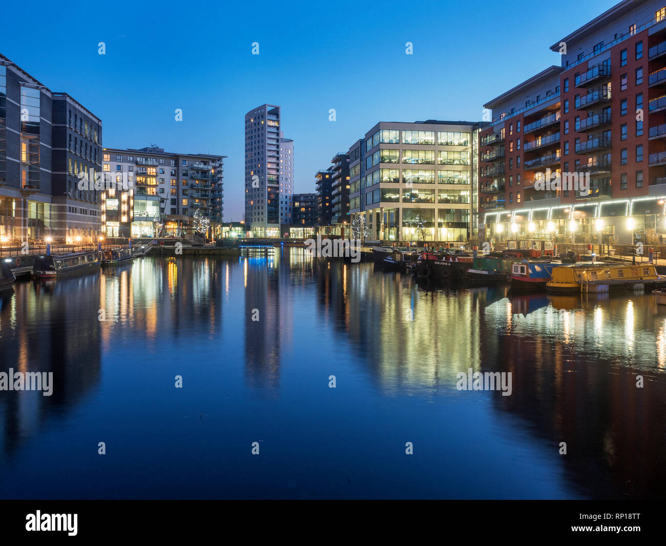Modern city dock hi-res stock photography and images - Alamy