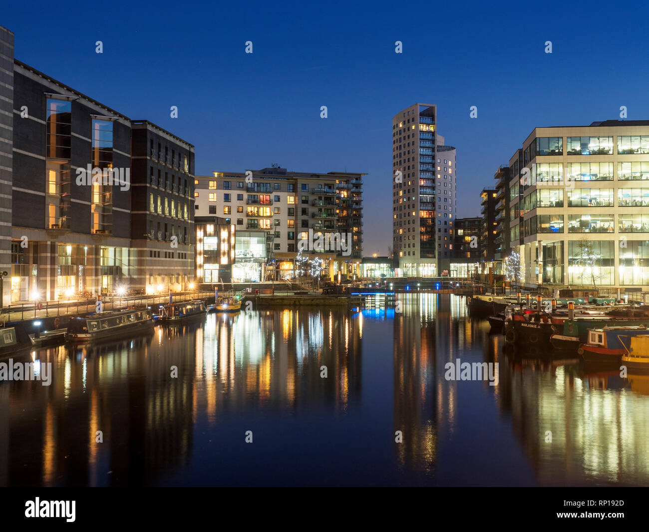 Leeds business buildings hi-res stock photography and images - Alamy