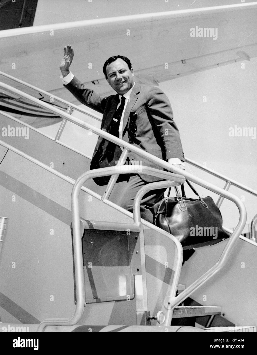 Italian singers claudio villa hi-res stock photography and images - Alamy